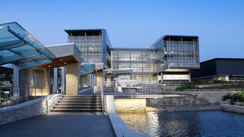 USDA debuts 'maximum biocontainment' animal disease facility - Michigan ...