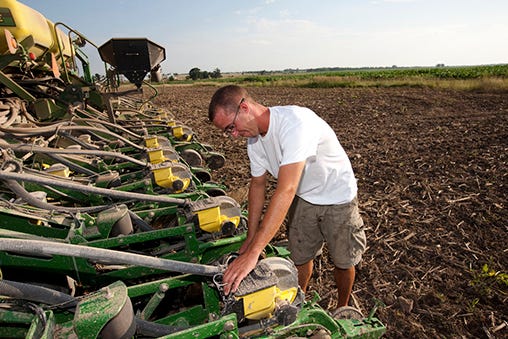 Preventing sidewall compaction in field crops – patience pays off - Michigan Farm News