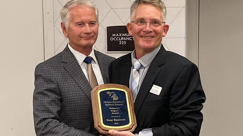 Troy Bancroft receives Visionary Impact Award - Michigan Farm News