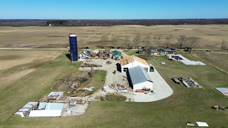 Tornadoes tear through lower Michigan; FBI agents offer clients 'hope ...