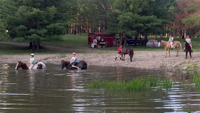 Responsible trail riding tips for a safe, enjoyable horseback ...